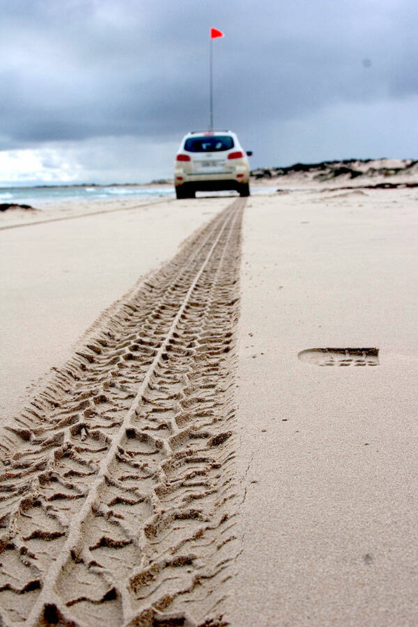 The science of sand driving - Unsealed 4X4 - Issue 071